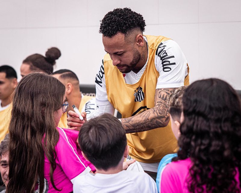 Nome de Neymar dispara no Brasil, segundo IBGE; saiba motivo | Rádio ...