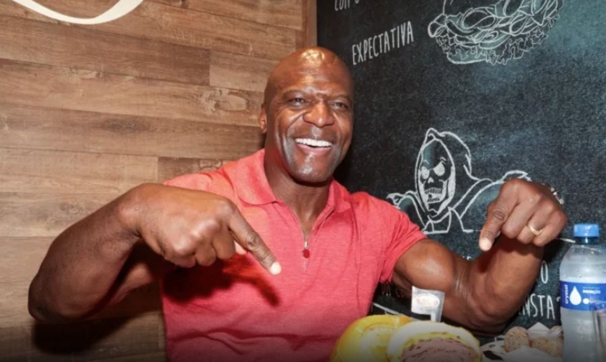 No Brasil, Terry Crews, de 'Todo Mundo Odeia o Chris', come iguaria ...