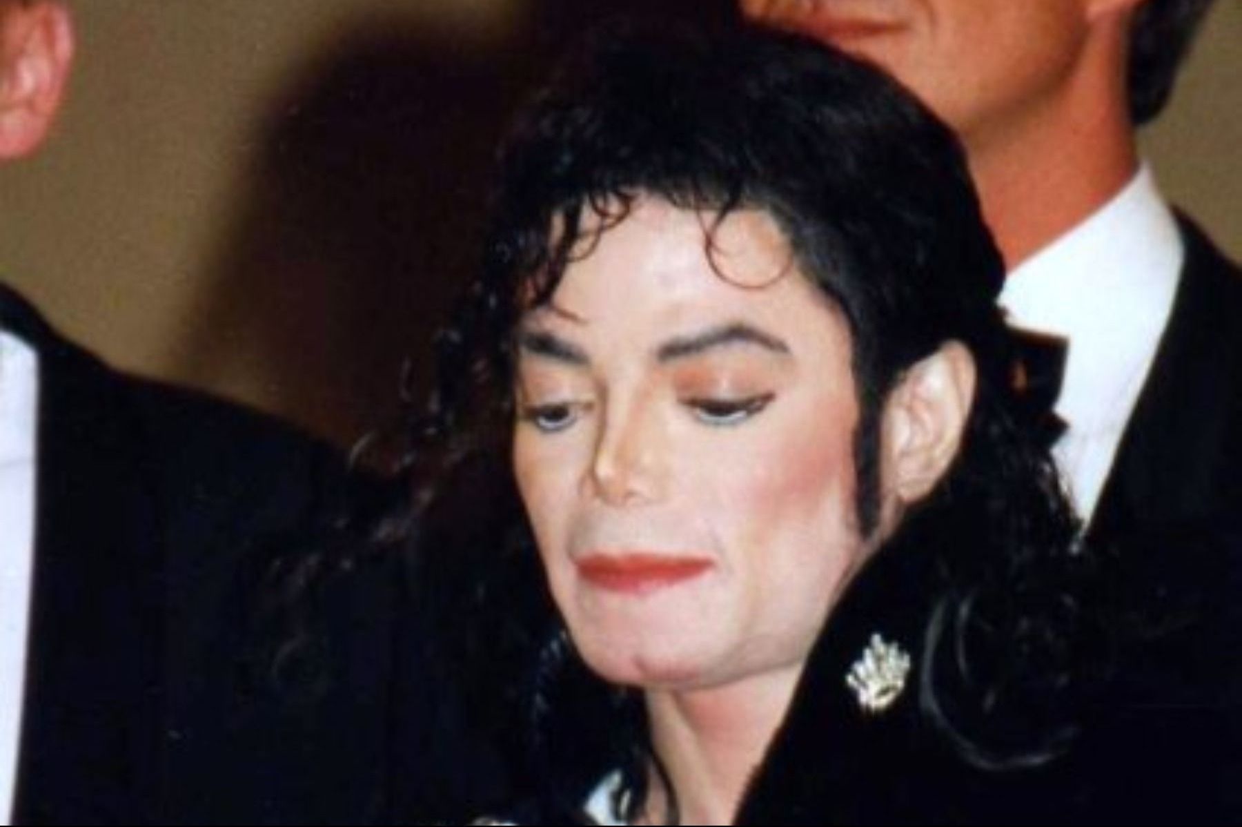 Michael Jackson enfrenta novas acusações de abuso sexual | Rádio Itatiaia