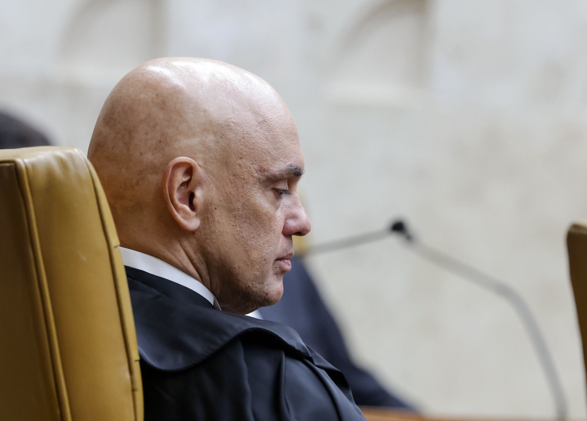 Moraes pede marcação do julgamento de Eduardo Bolsonaro por coação ...