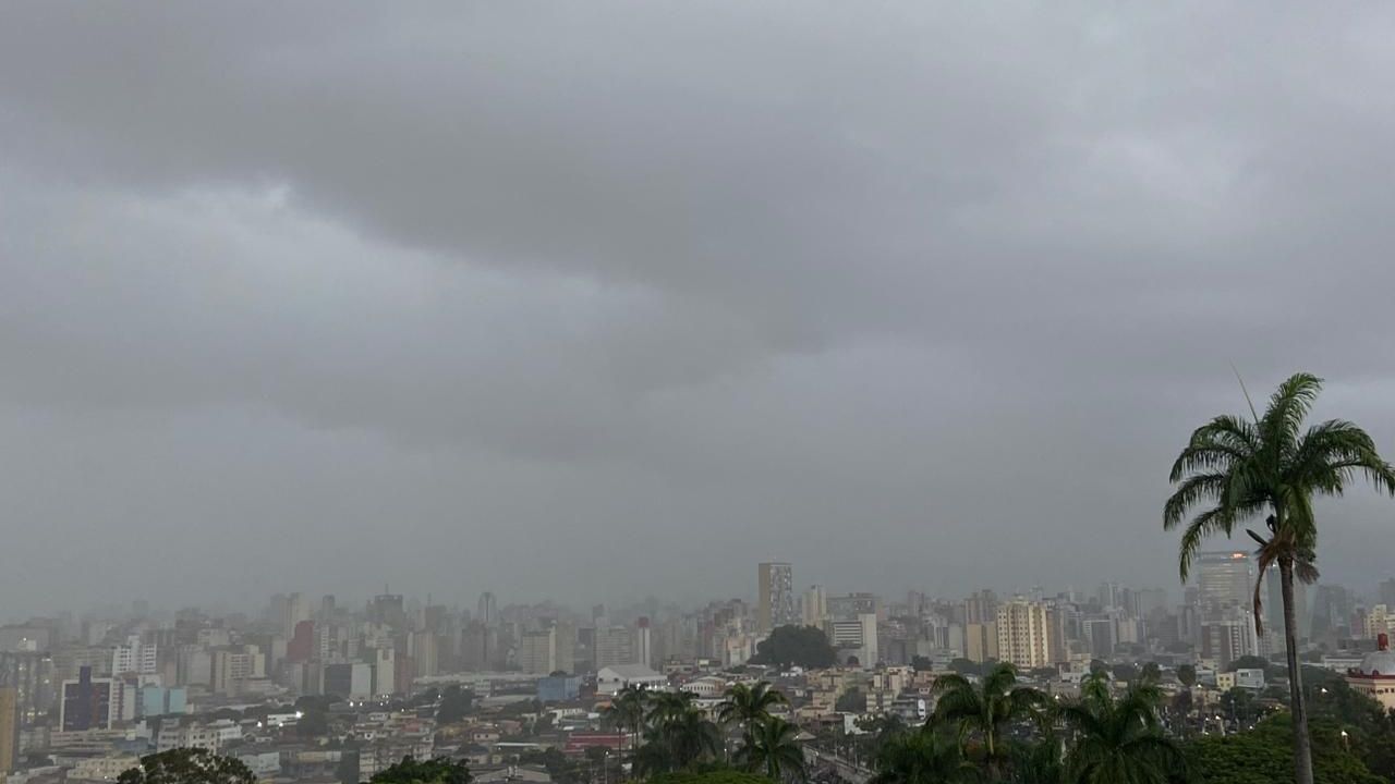 Ciclone mantém risco de chuva em BH: veja previsão do tempo para este ...