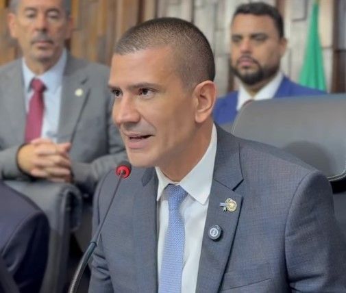 Douglas Ruas é eleito presidente da Alerj em votação que teve boicote ...