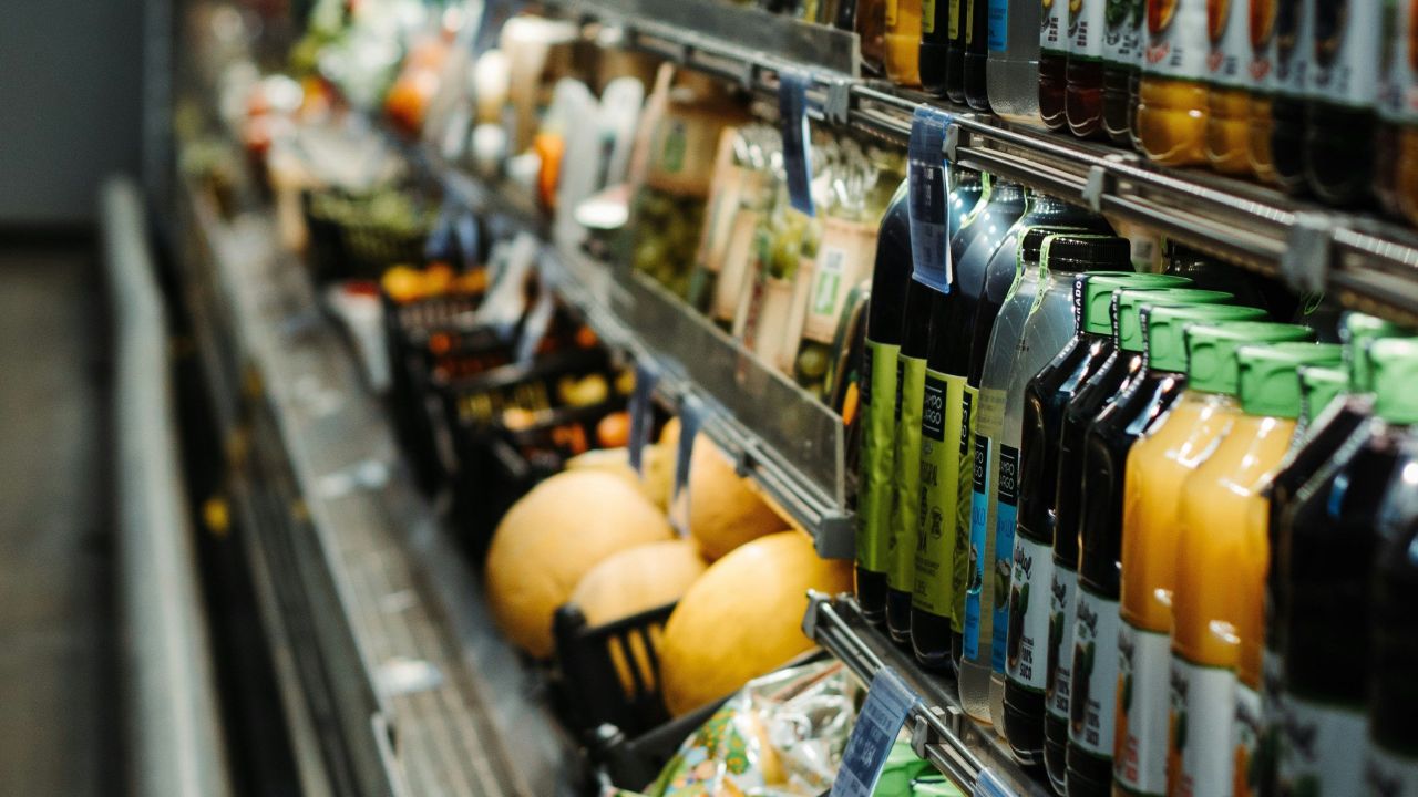 Qual a diferença entre alimento 'light' e 'diet'? Nutricionista ...
